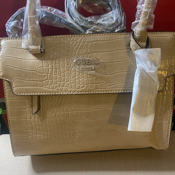 Guess Los Angeles | Bags | Guess Los Angeles Purse | Poshmark
